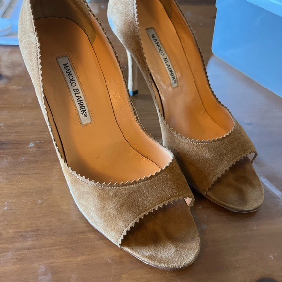monolo blahnik | Shoes | Manolo Blahnik Suede Pumps Sz 39 2 | Poshmark